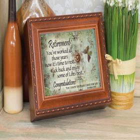 38 Best Retirement Gift For Boss To Show Your Respect